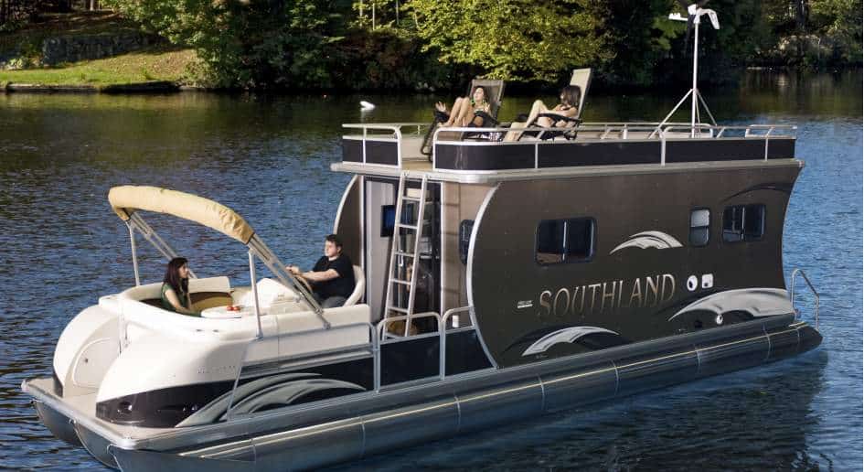 10 Best Pontoon Boats with Bathrooms