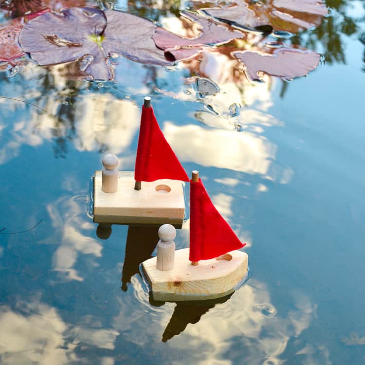 18 Homemade Toy Boats Plans You Can DIY Easily