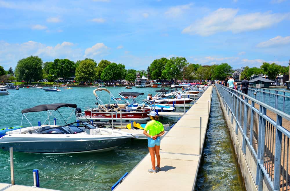 How Much Does It Cost to Dock a Boat? (Price Chart)