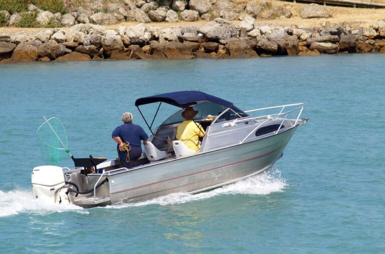 What Size Outboard Motor for What Size Boat? (Boat Horsepower Chart)