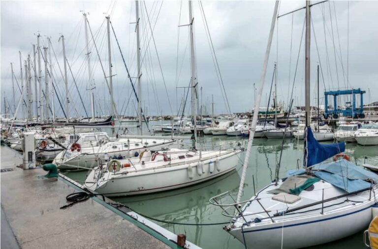 How Much Does It Cost to Dock a Boat? (Price Chart)