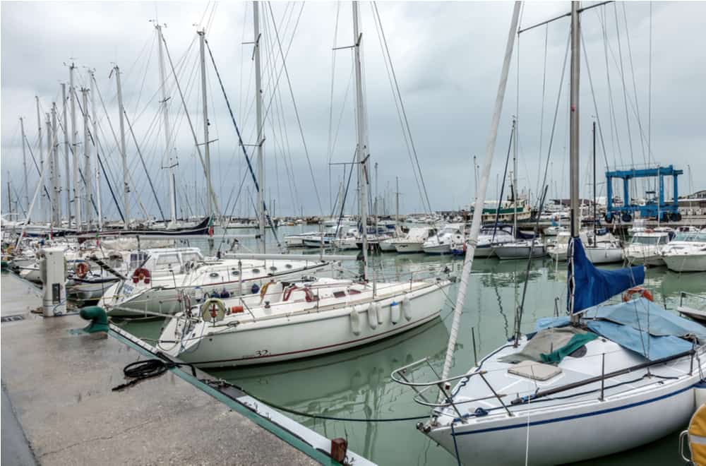 How Much Does It Cost to Dock a Boat? (Price Chart)